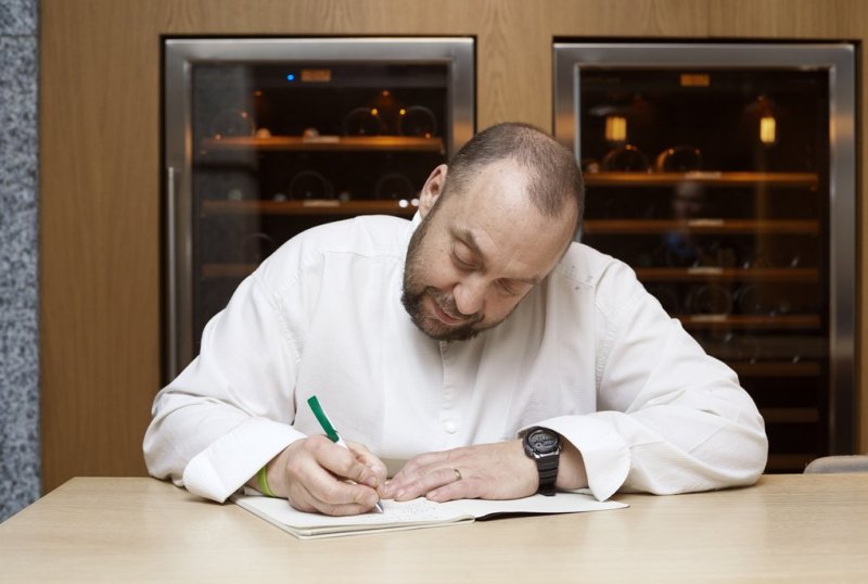 SIMPLE BUT NOT PLAIN