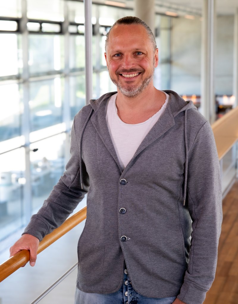 Prof. Dr. Eric Horster