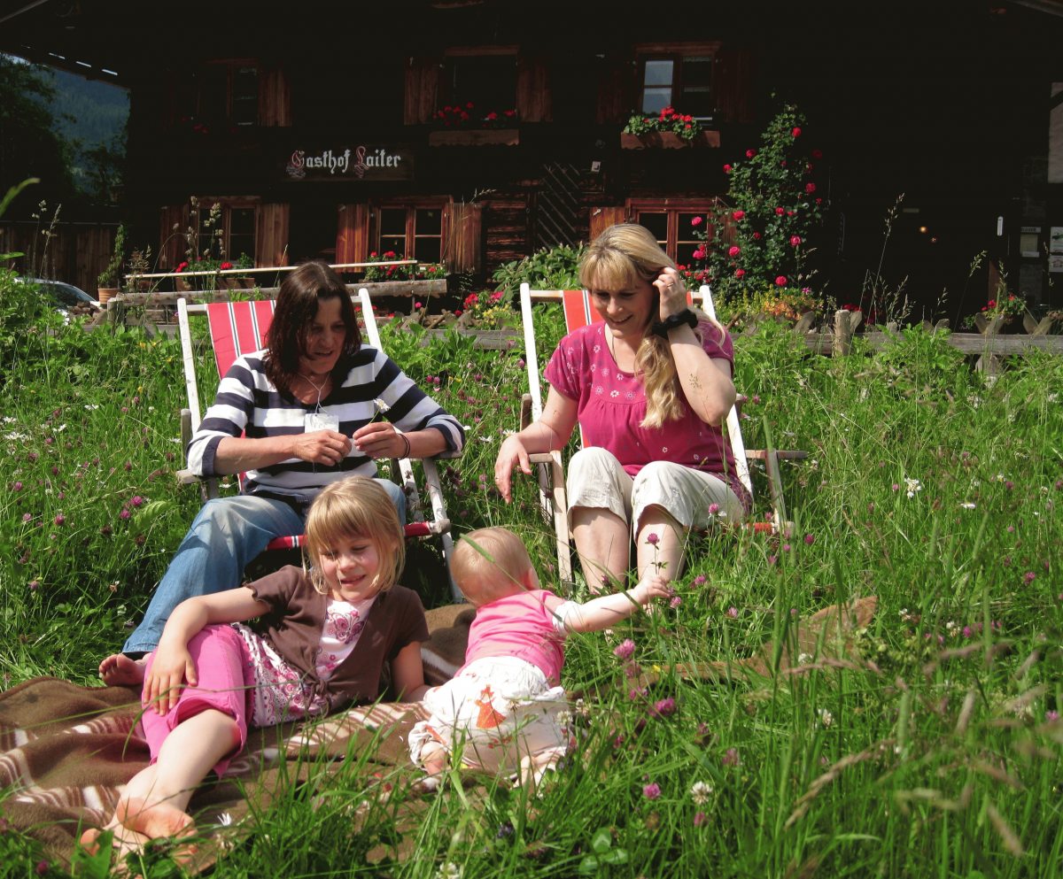 Sonnenterrasse / Seit 1590 im Familienbesitz (Berggasthof Laiter)