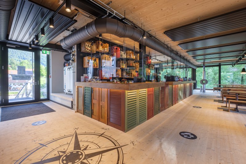Die trendige Hostel Bar Oberstdorf im Allgäu - Drinks & Co.